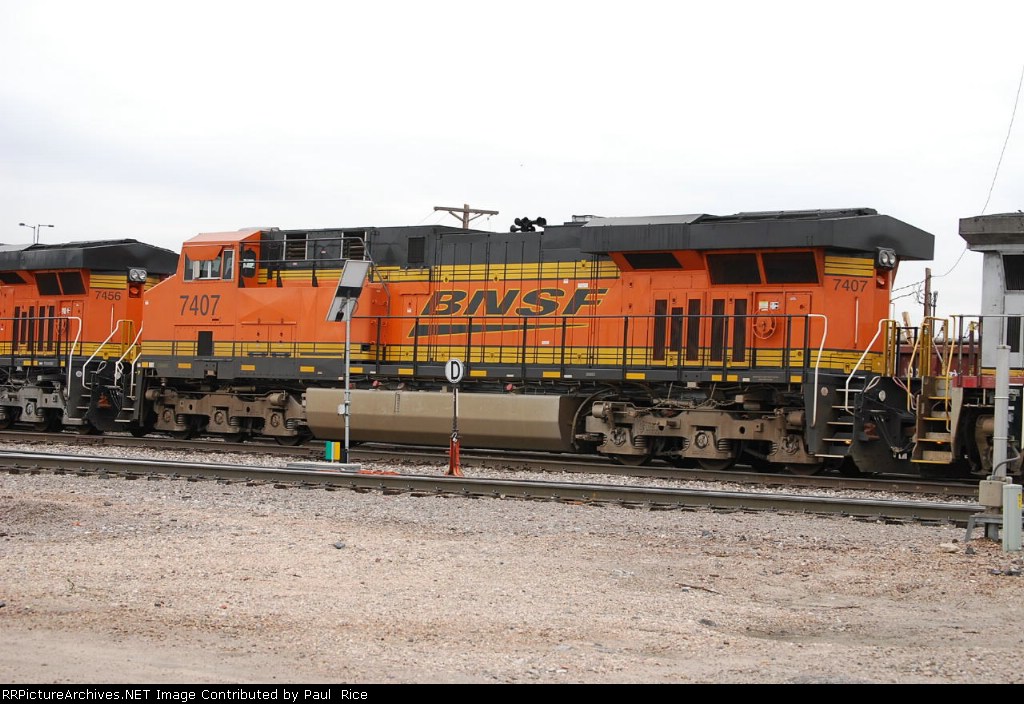 BNSF 7407